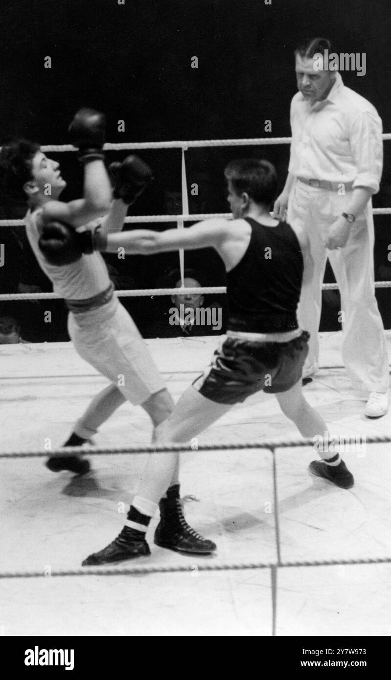 Loser boxer hi-res stock photography and images - Alamy