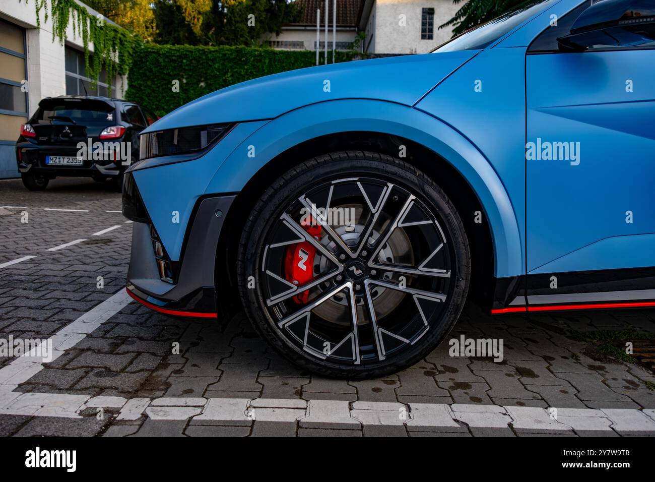 wheel Hyundai IONIQ 5 N Line crossover with electric battery, e-sports ...