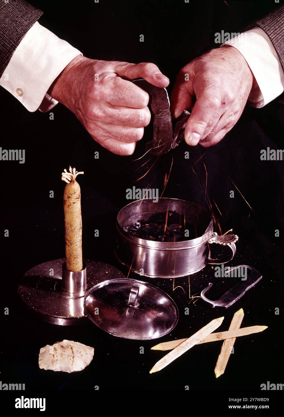 Tinder box hi-res stock photography and images - Alamy