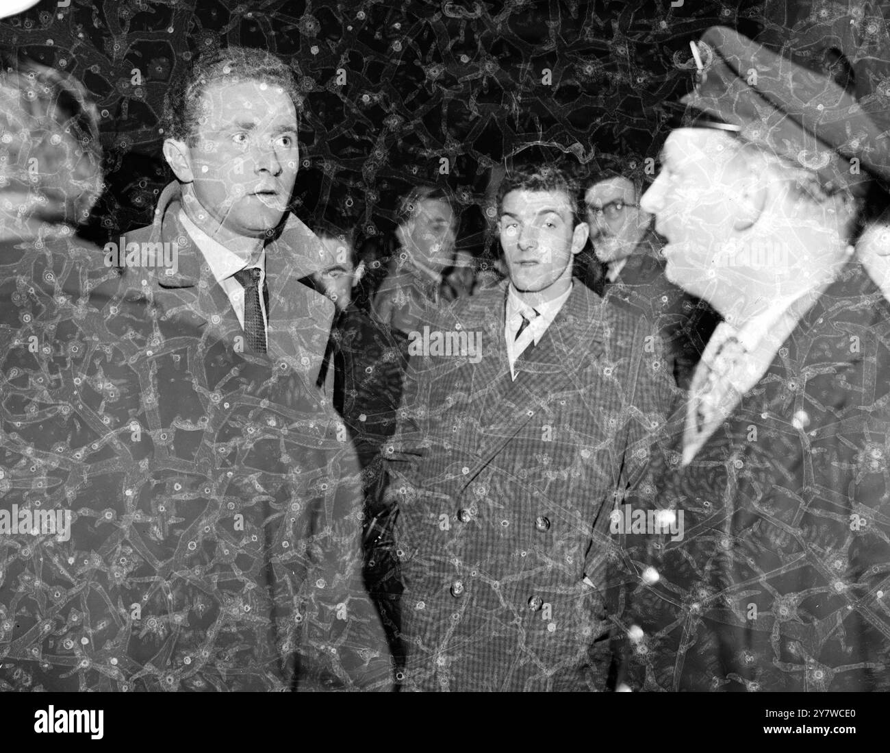 Manchester United survivors of the Munich air crash , goalkeeper Harry ...