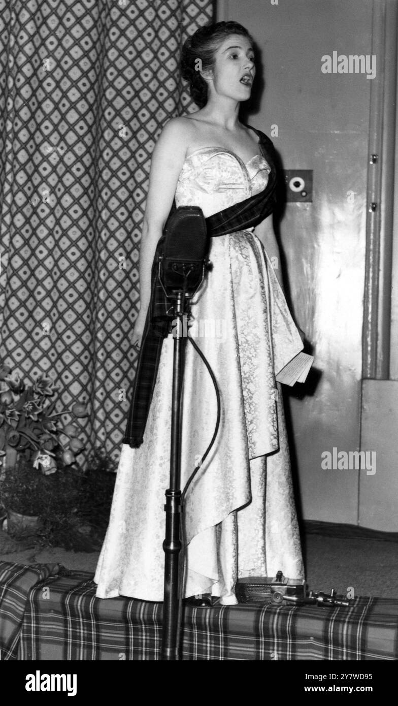 Mary Malcolm Scottish television announcer 16 March 1952 Stock Photo ...