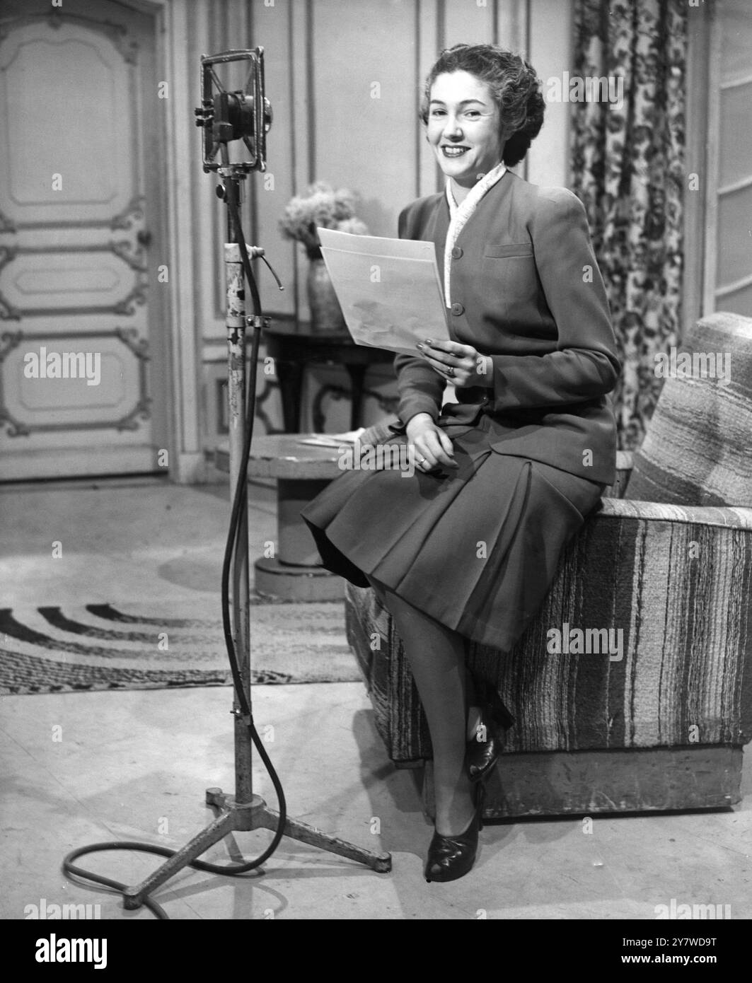 Bbc radio home service third announcer hi-res stock photography and ...