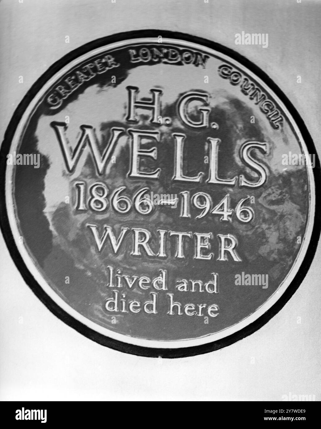 In memory of H.G.Wells. A plaque was unveiled at 13, Hanover Terrace ...