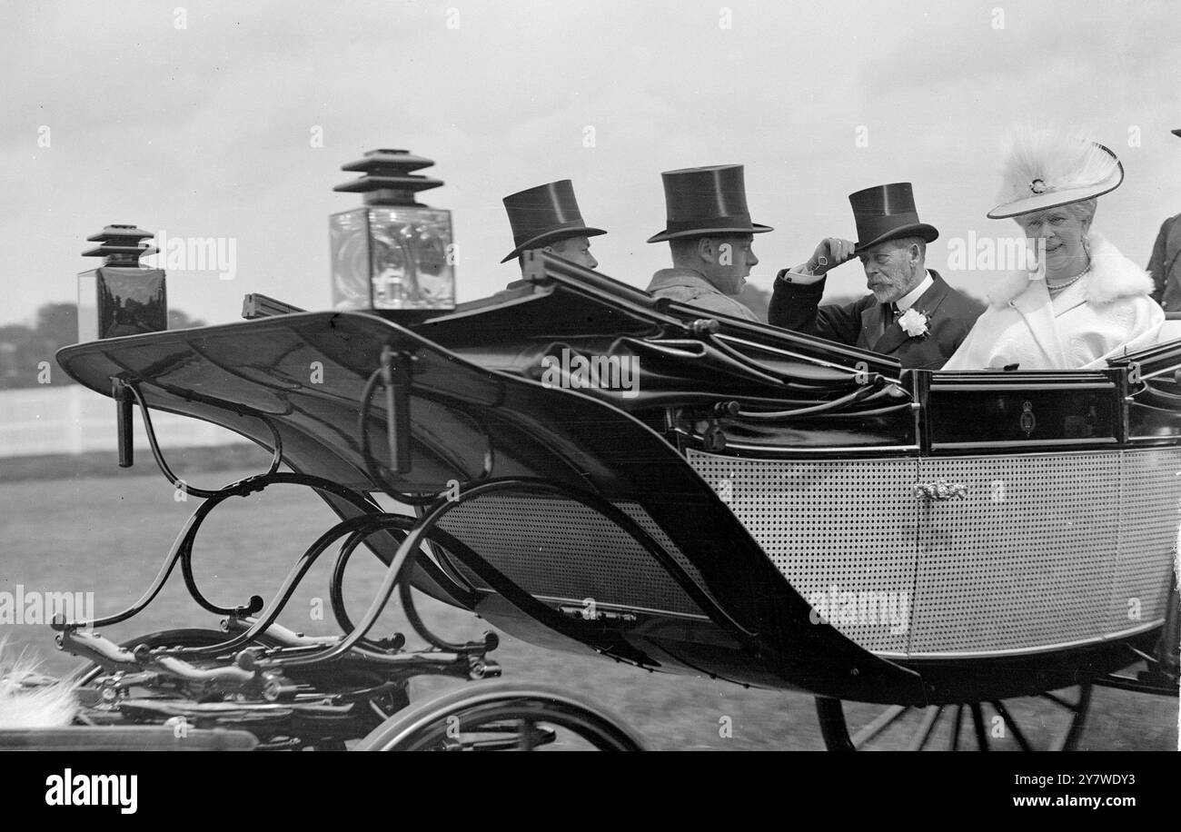 The Royal Ascot Race Meeting . King George V , Queen Mary and the ...