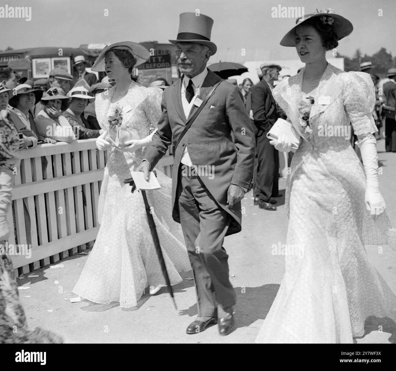 Ladies fashion at the Royal Ascot race meeting . Lord Stonehaven and ...