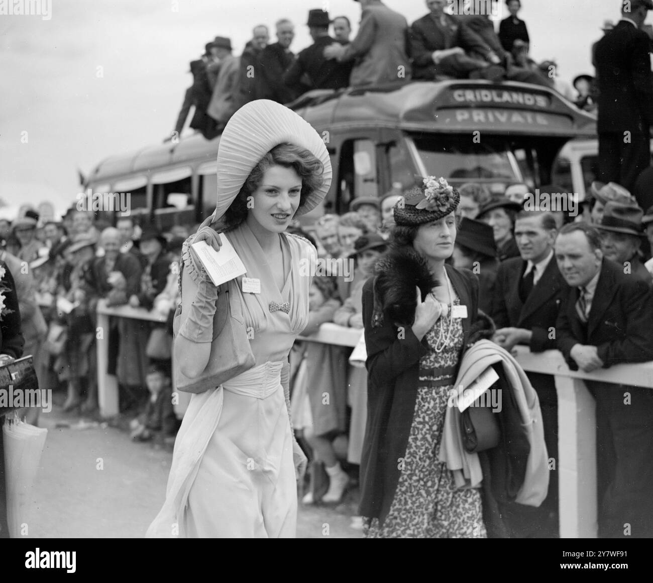 Royal Ascot race meeting , 3rd Day . Ladies fashion at the races 1939 ...