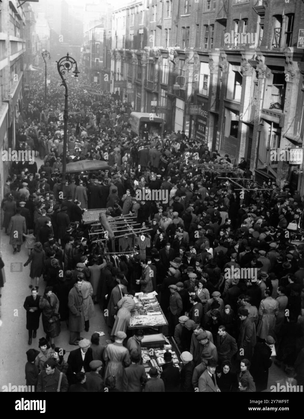 With the approach of Christmas London's famous Sunday market in ...