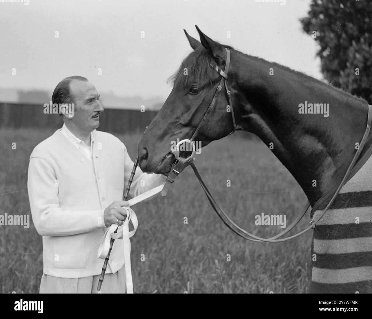 The well known actor , Mr Tom Walls with his racehorse and Derby winner ...