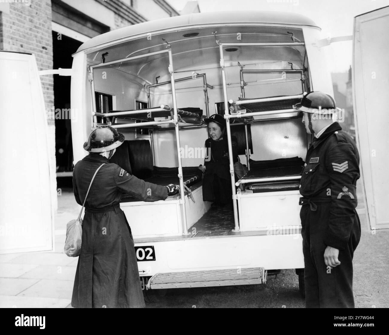 Second world war ambulance beds hi-res stock photography and images - Alamy