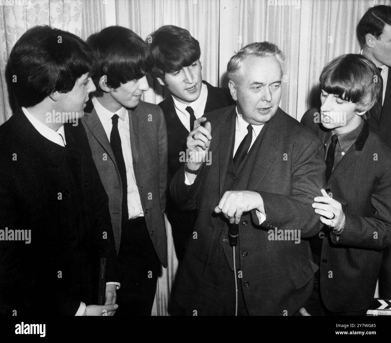Harold Wilson with the Beatles . Left to right - Paul McCartney ...