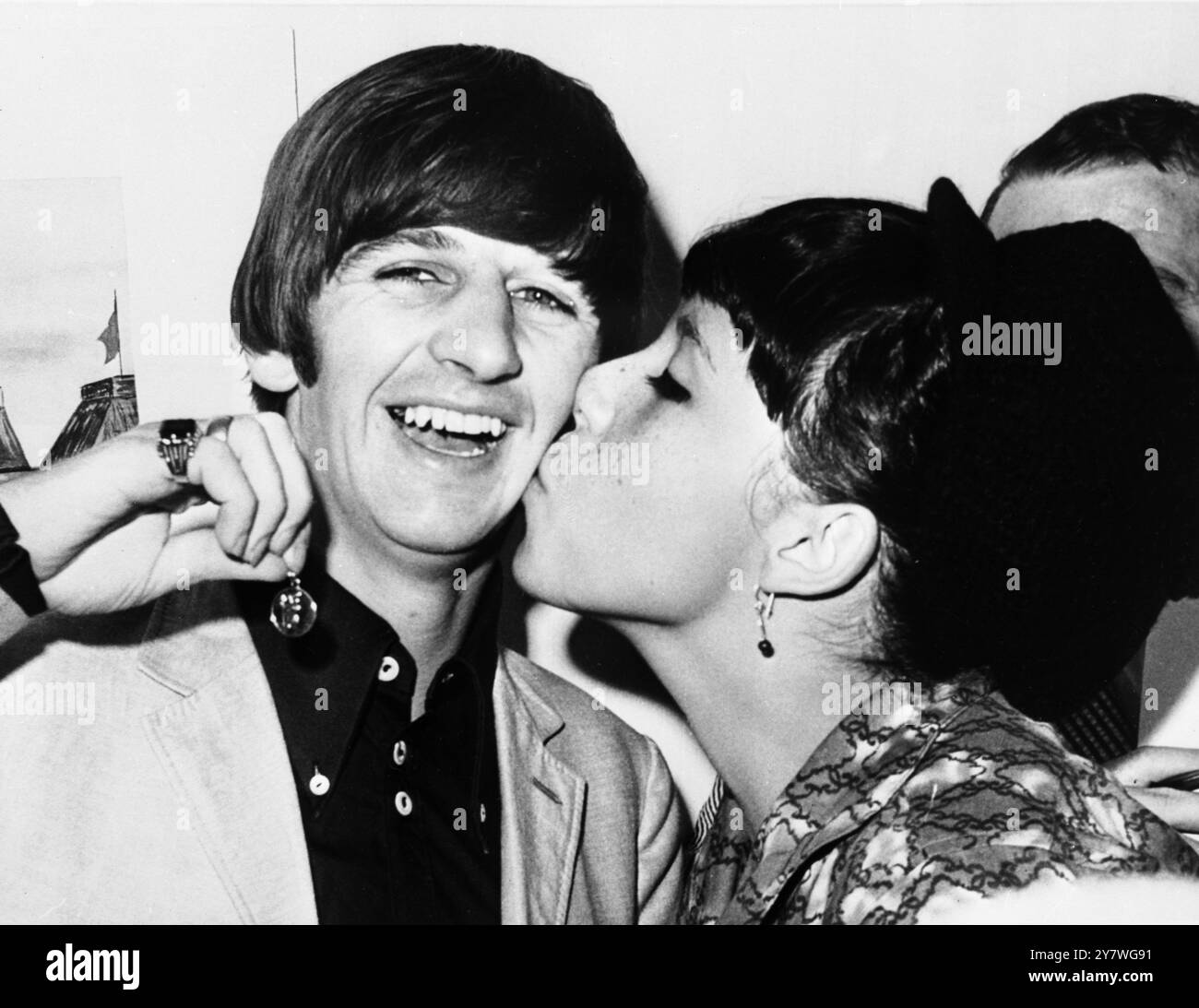 Ringo Starr is kissed by fan , Angie McGowan , 16 . New York , USA ...