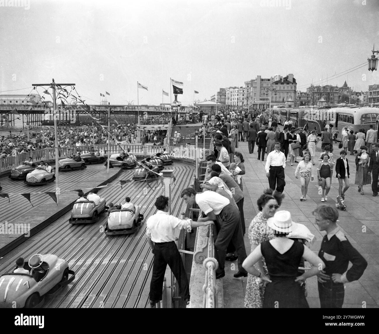 Brighton The Promenade looking west, showing a section of Palace Pier ...