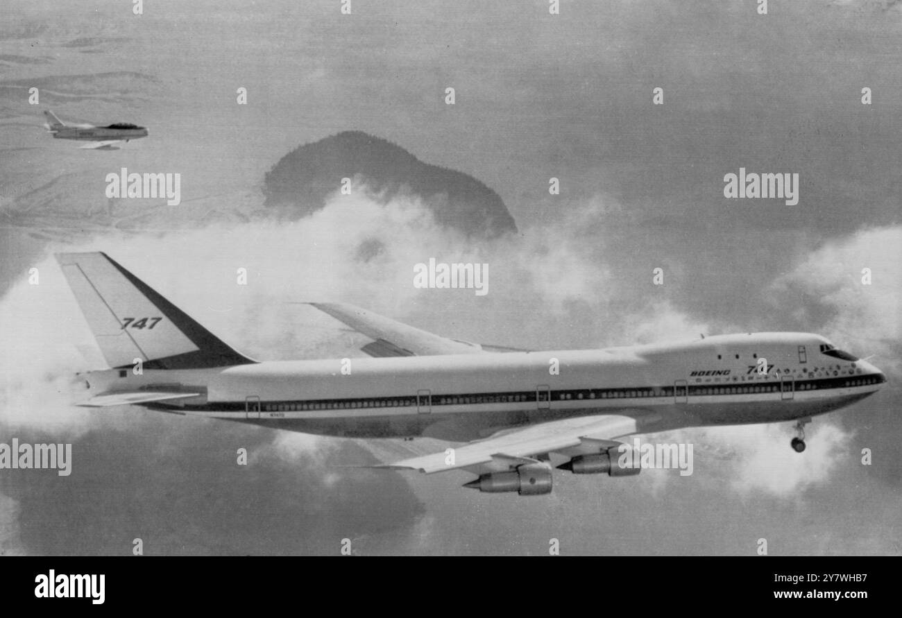 Boeing 747 . Everett , Washington : The world ' s largest commercial ...