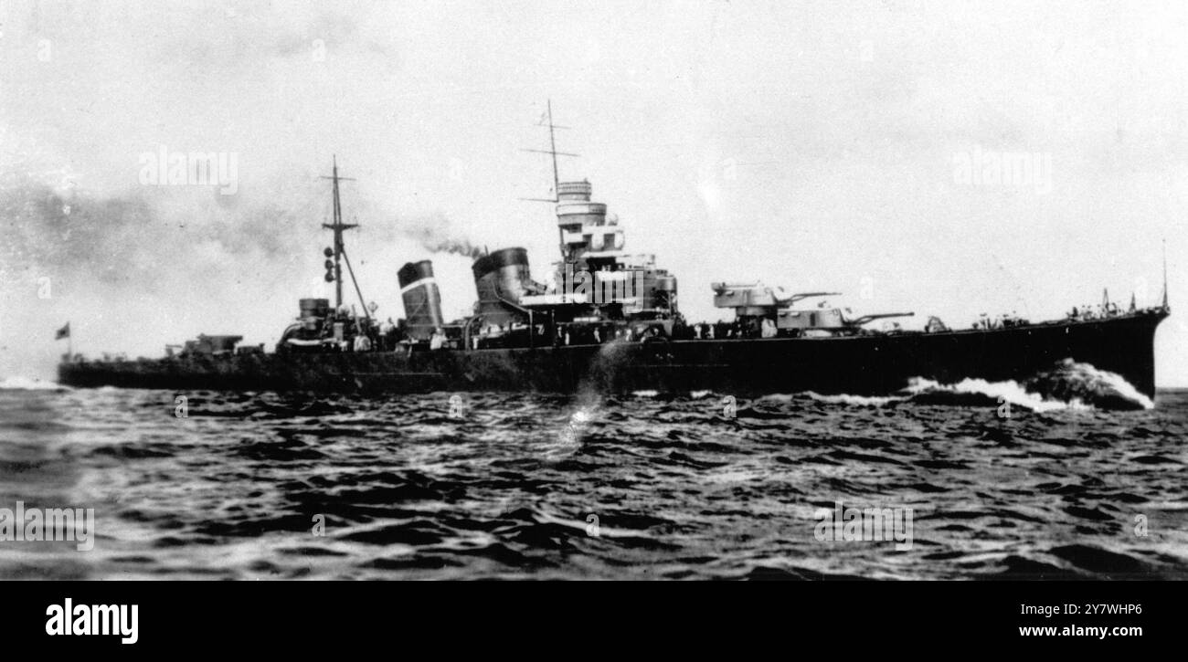 Japanese cruiser Kako 1941 Stock Photo - Alamy