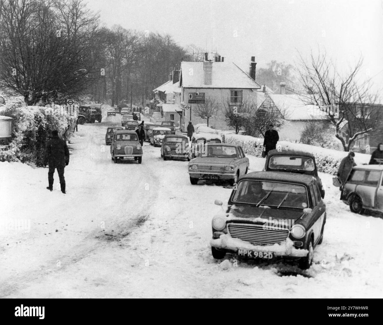 Snow Causes Traffic Problems In The Village Of Crockham Hill Kent 10th December 1967 Stock