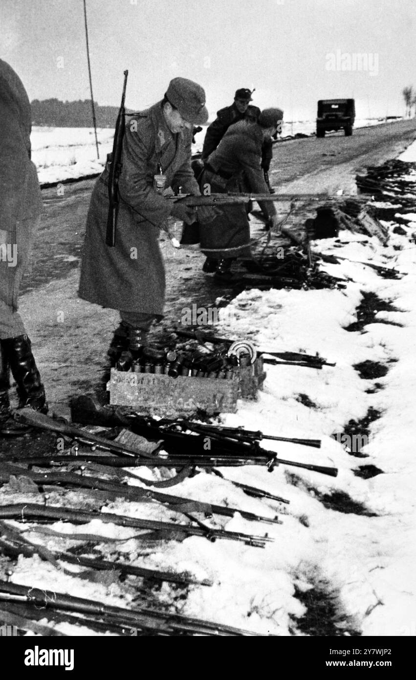 Austrian soldiers at the Hungarian border at Klingenbach , stack rifles ...