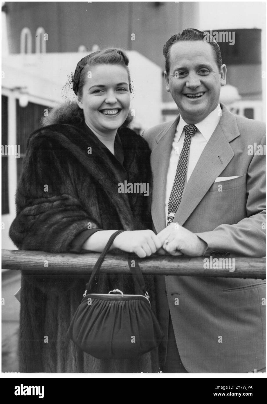 Les Paul and his wife Mary Ford aboard the Cunard liner Queen Elizabeth ...