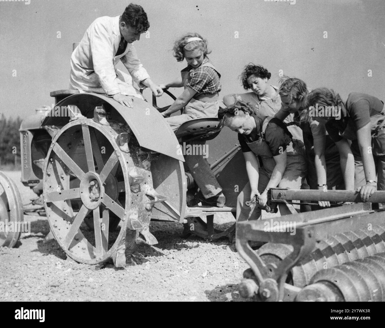 Land Army Girls in training Wye Stock Photo - Alamy