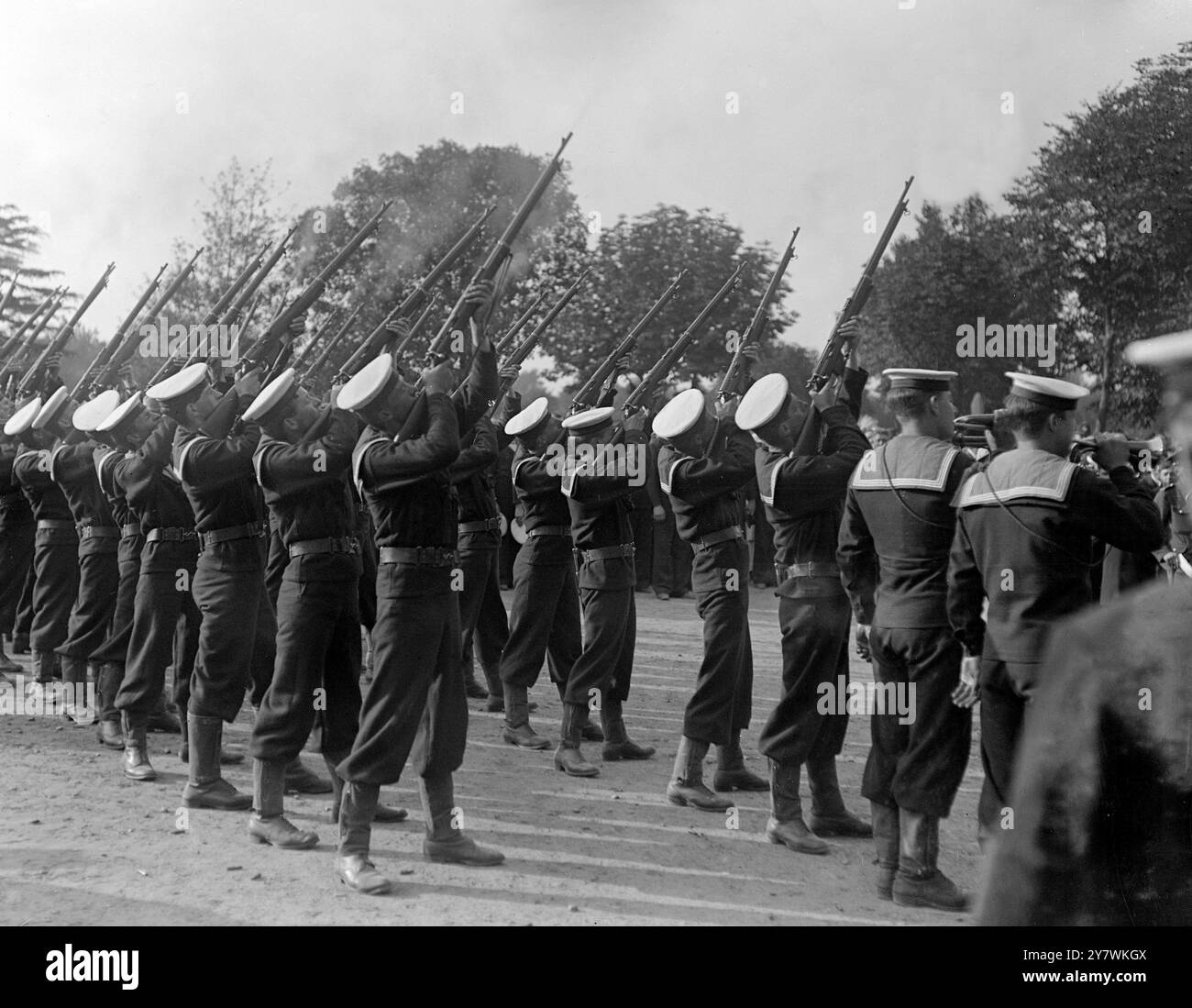 12 8 1916 Black and White Stock Photos & Images - Alamy