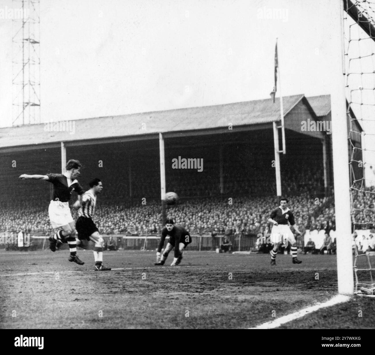 1956 fa cup final hi-res stock photography and images - Alamy