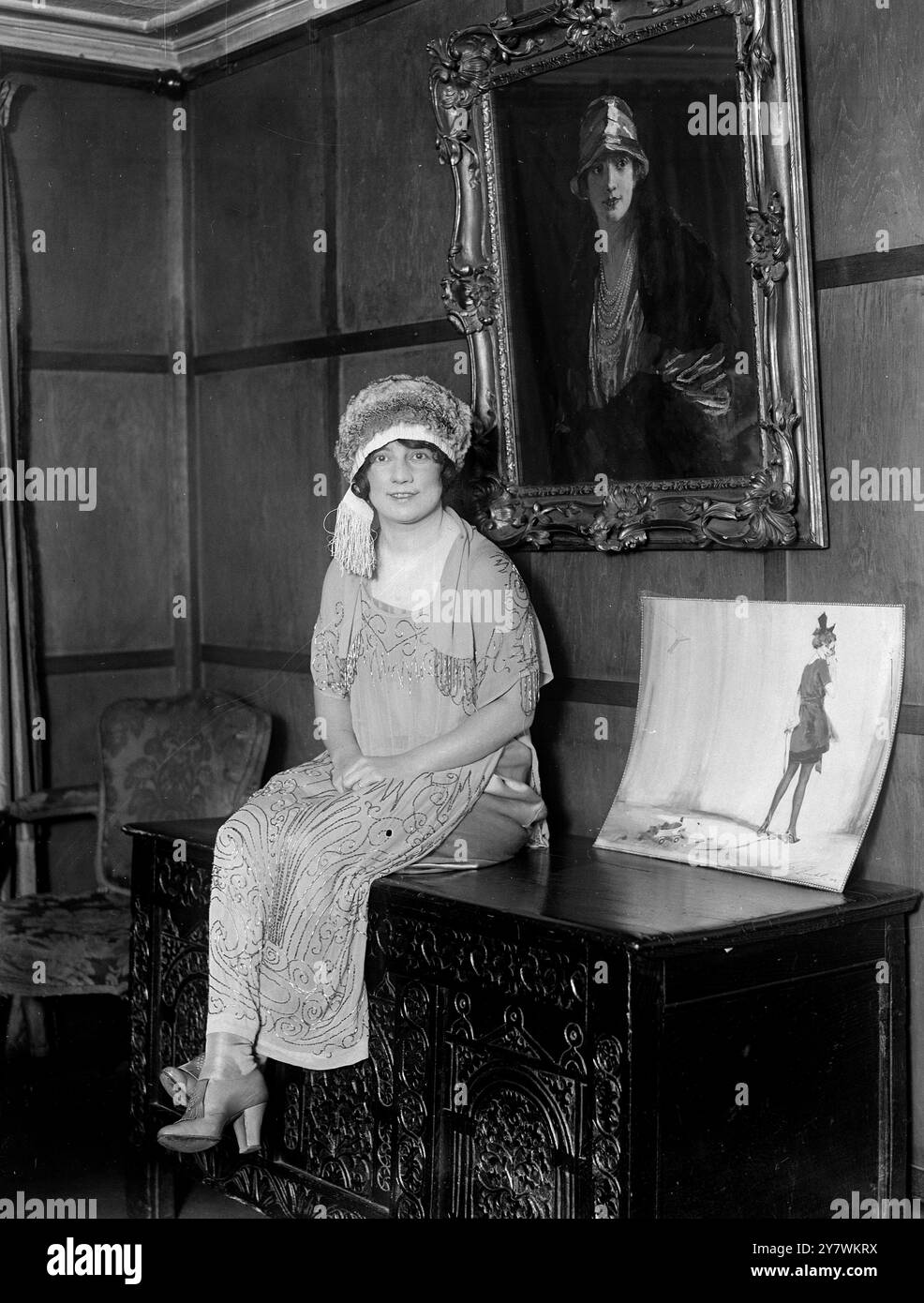 Mademoiselle Edmee Dormeuil , actress , at her home in Charles Street ...