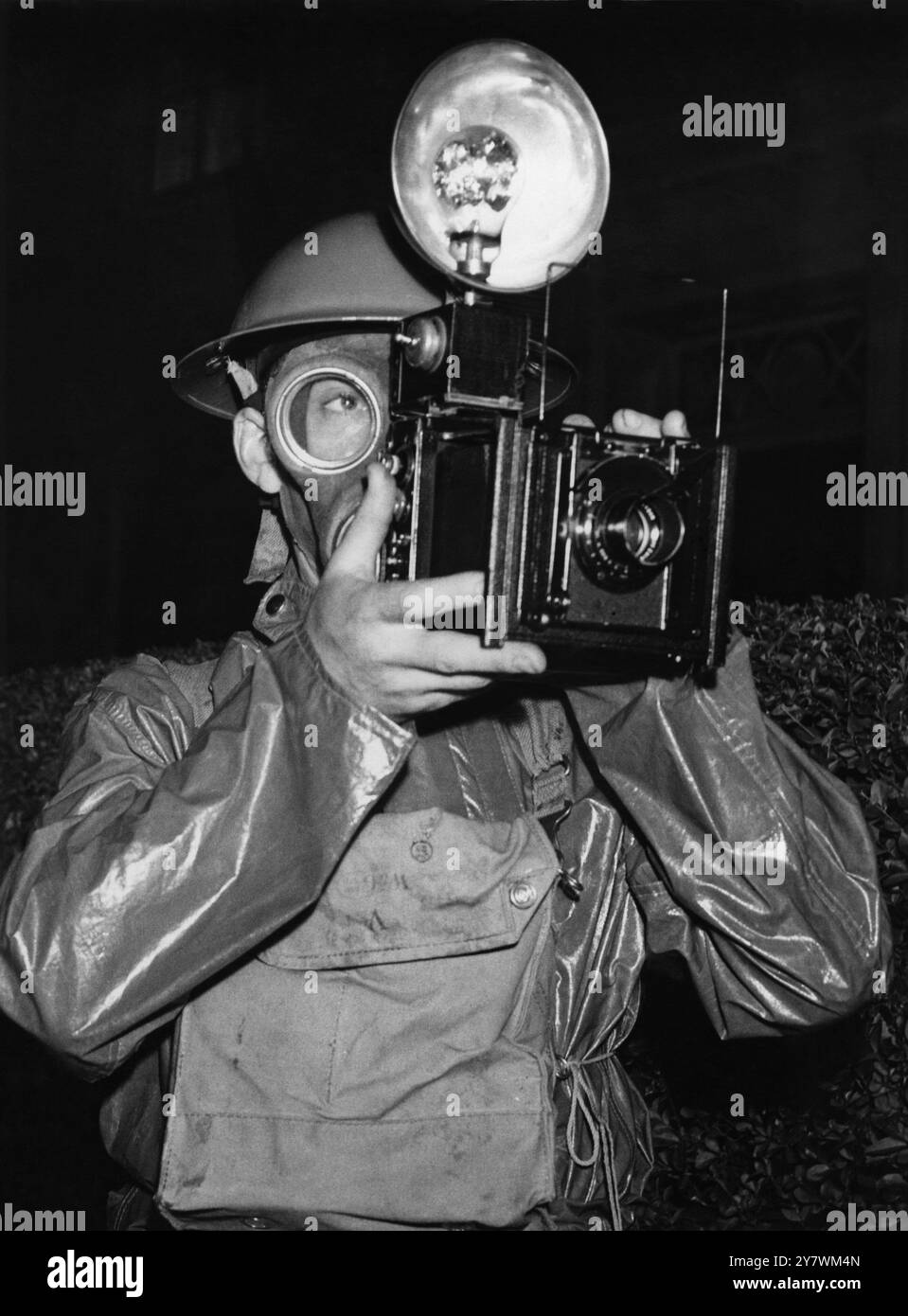 Press photographer in gas mask - 1939 ©TopFoto Stock Photo - Alamy