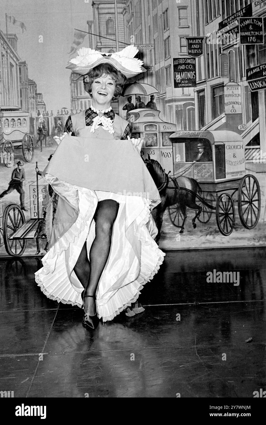 Britain's popular comedienne , Dora Bryan , at the Theatre Royal ...