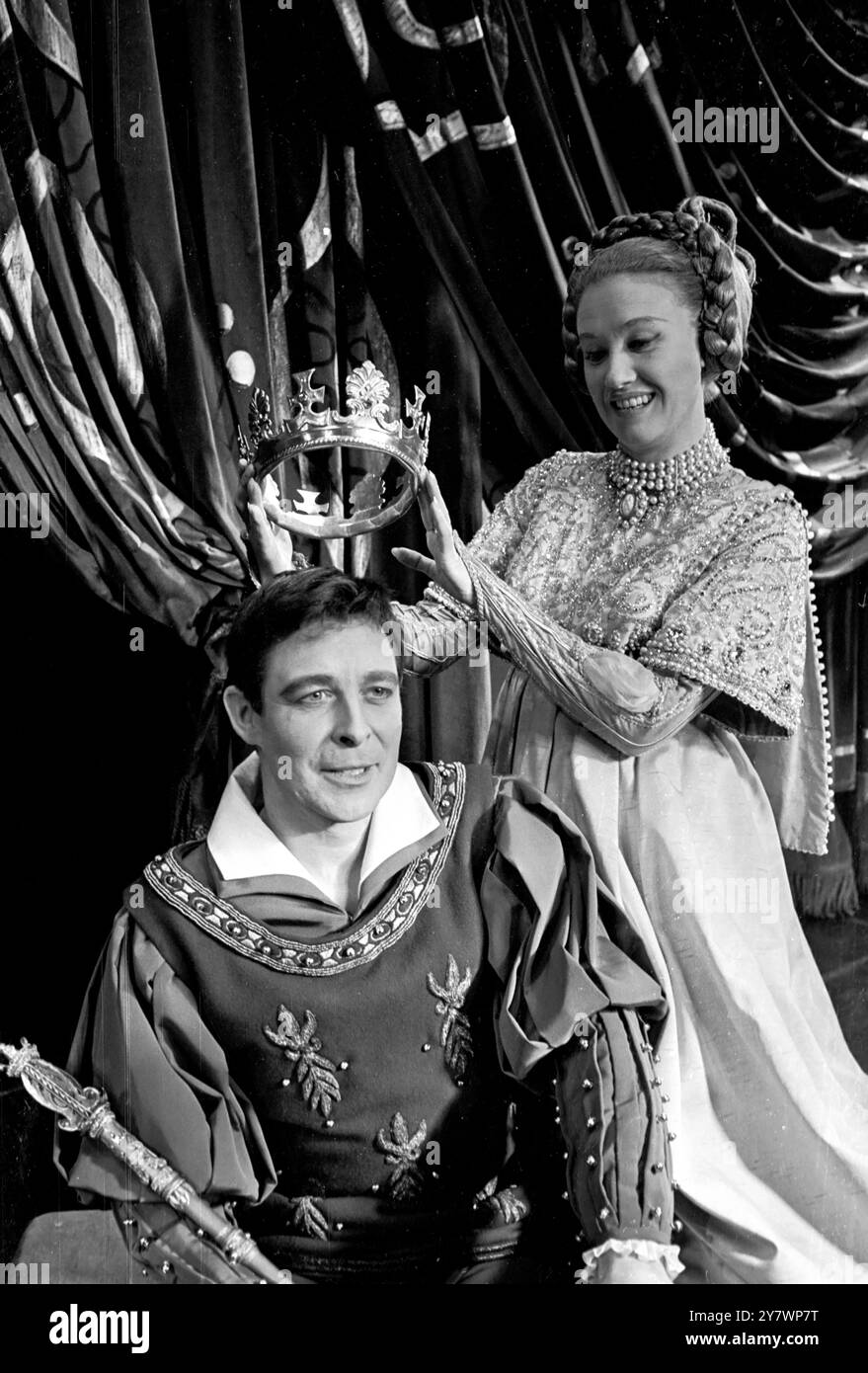 Actor laurence harvey hi-res stock photography and images - Alamy