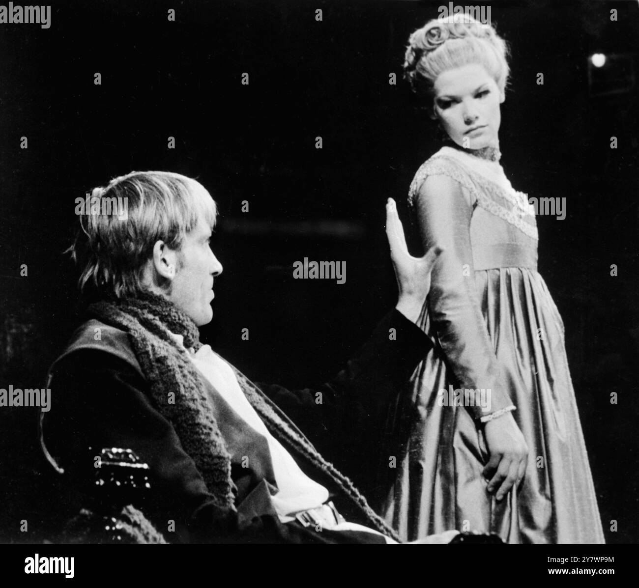 Shown here are Glenda Jackson as Ophelia and David Warner as Hamlet in ...