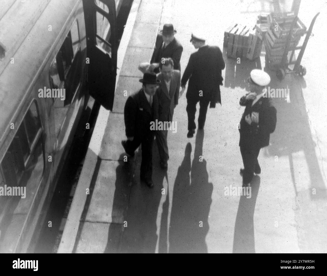 Alighting from train hi-res stock photography and images - Alamy