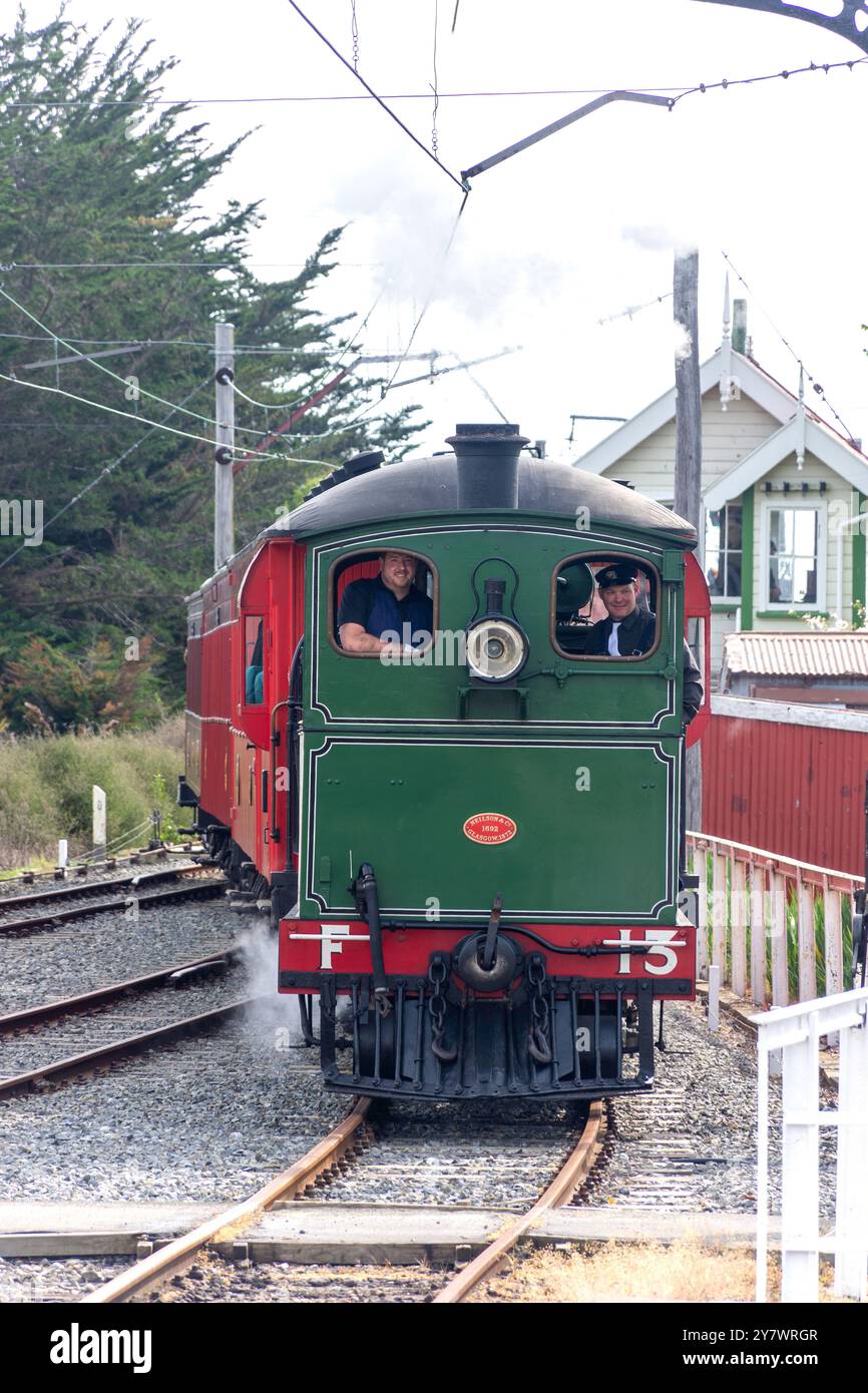 Peveril steam train arriving at Moorhouse Railway Station, Ferrymead ...