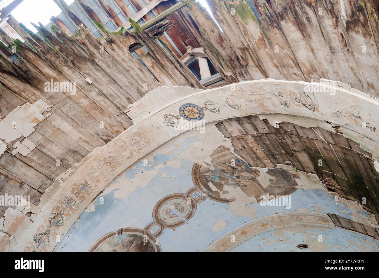 A Captivating Glimpse into Decay: The Elegance of Abandoned ...