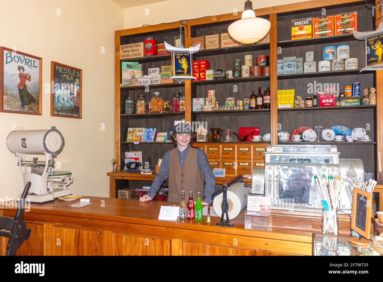 Vintage general store interior hi-res stock photography and images - Alamy