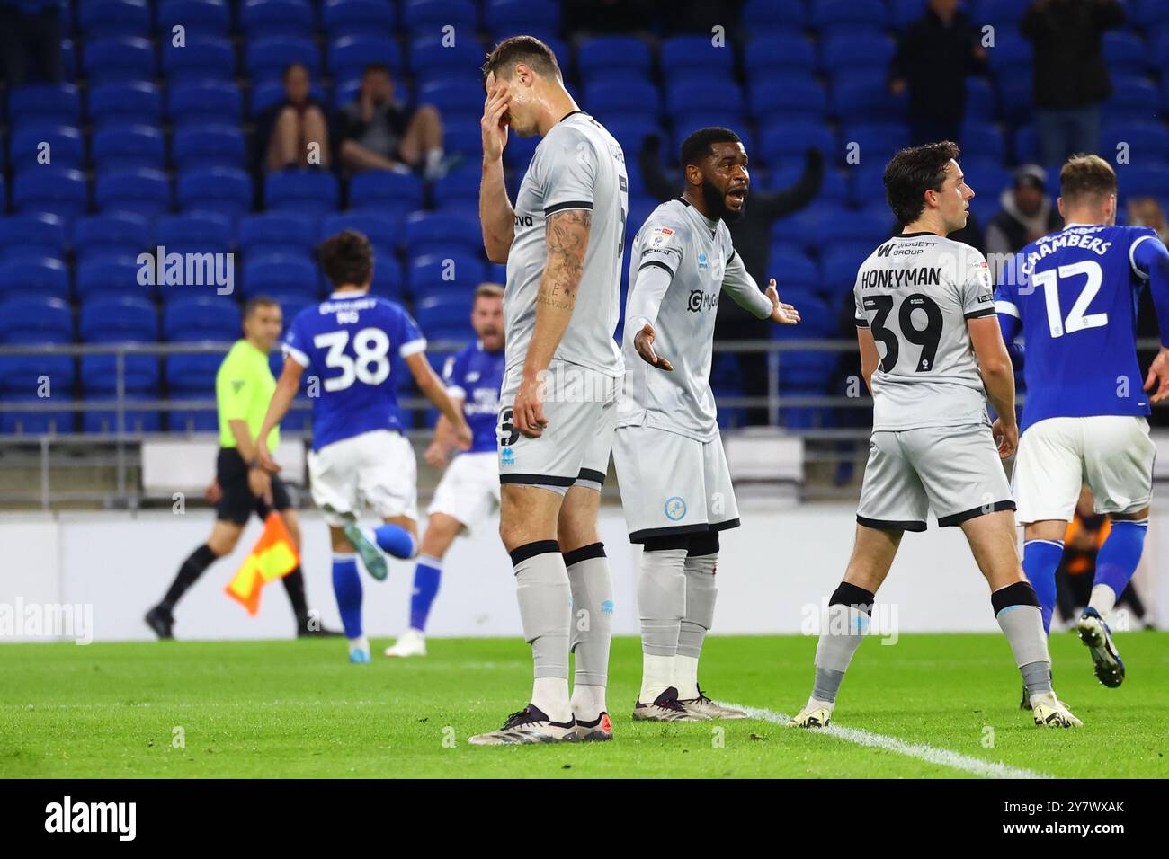 Scores 1st goal v millwall hi-res stock photography and images - Alamy