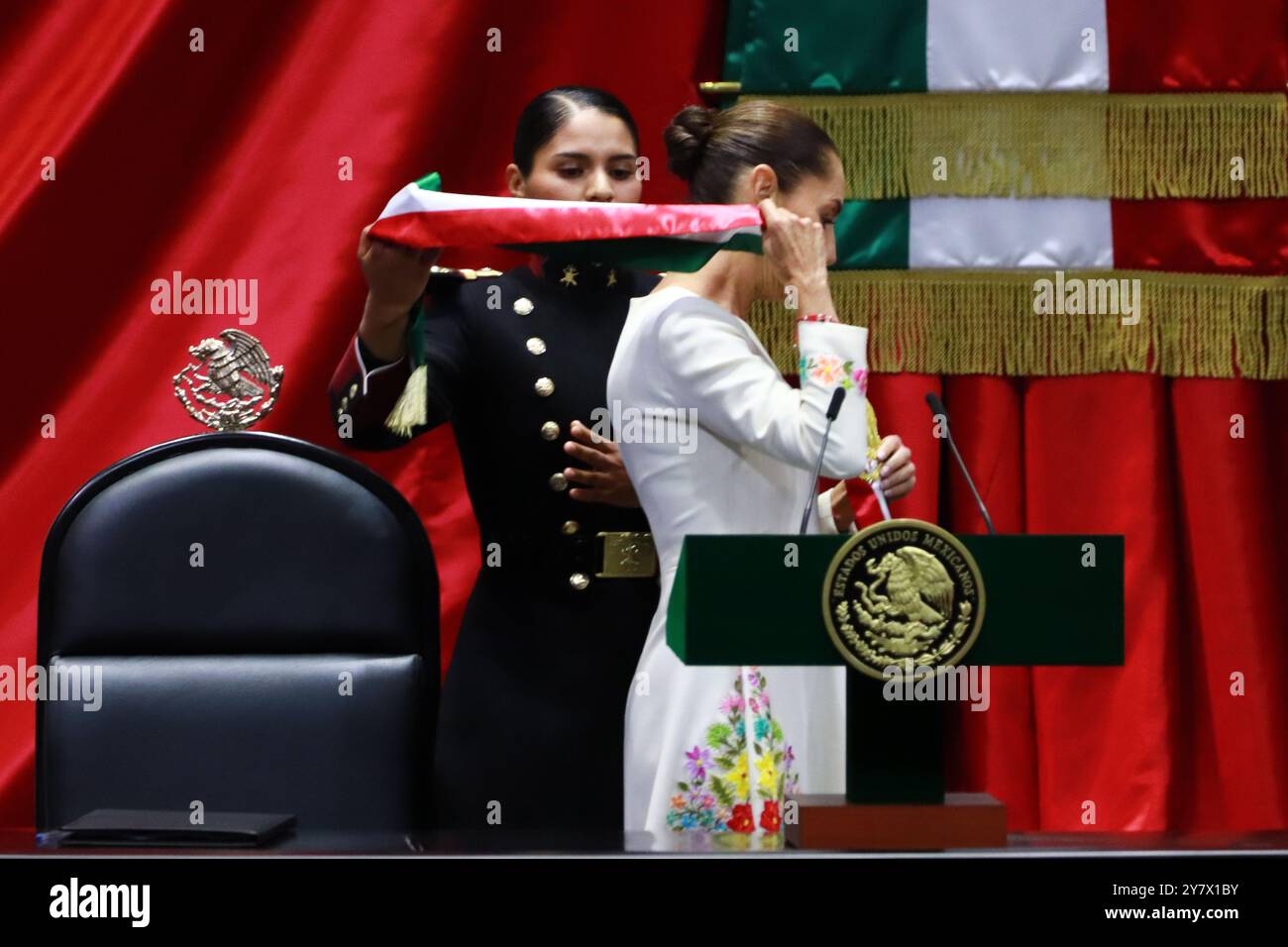 Mexico City, Mexico. 01st Oct, 2024. Claudia Sheinbaum Pardo dons the ...