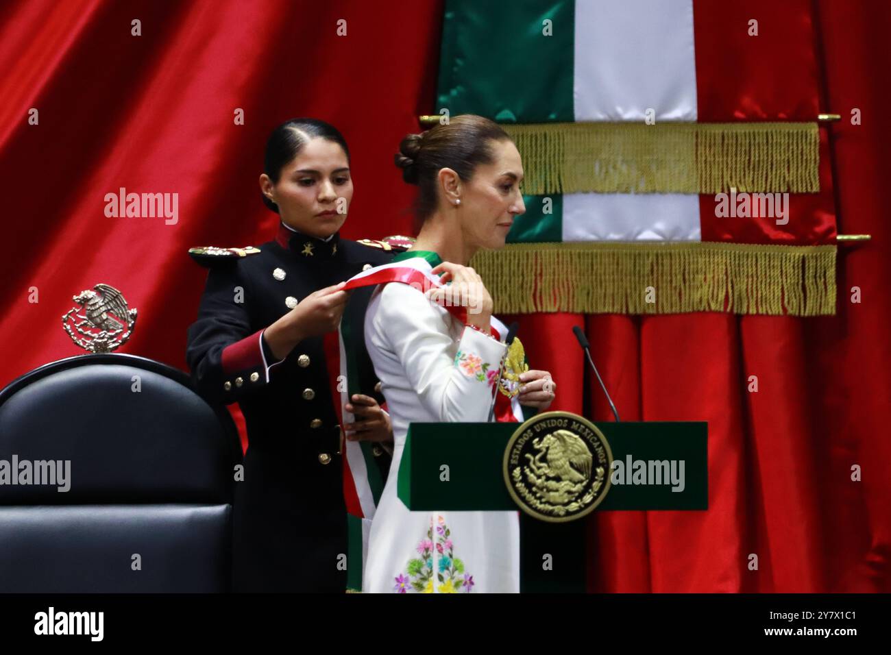 Mexico City, Mexico. 01st Oct, 2024. Claudia Sheinbaum Pardo dons the ...