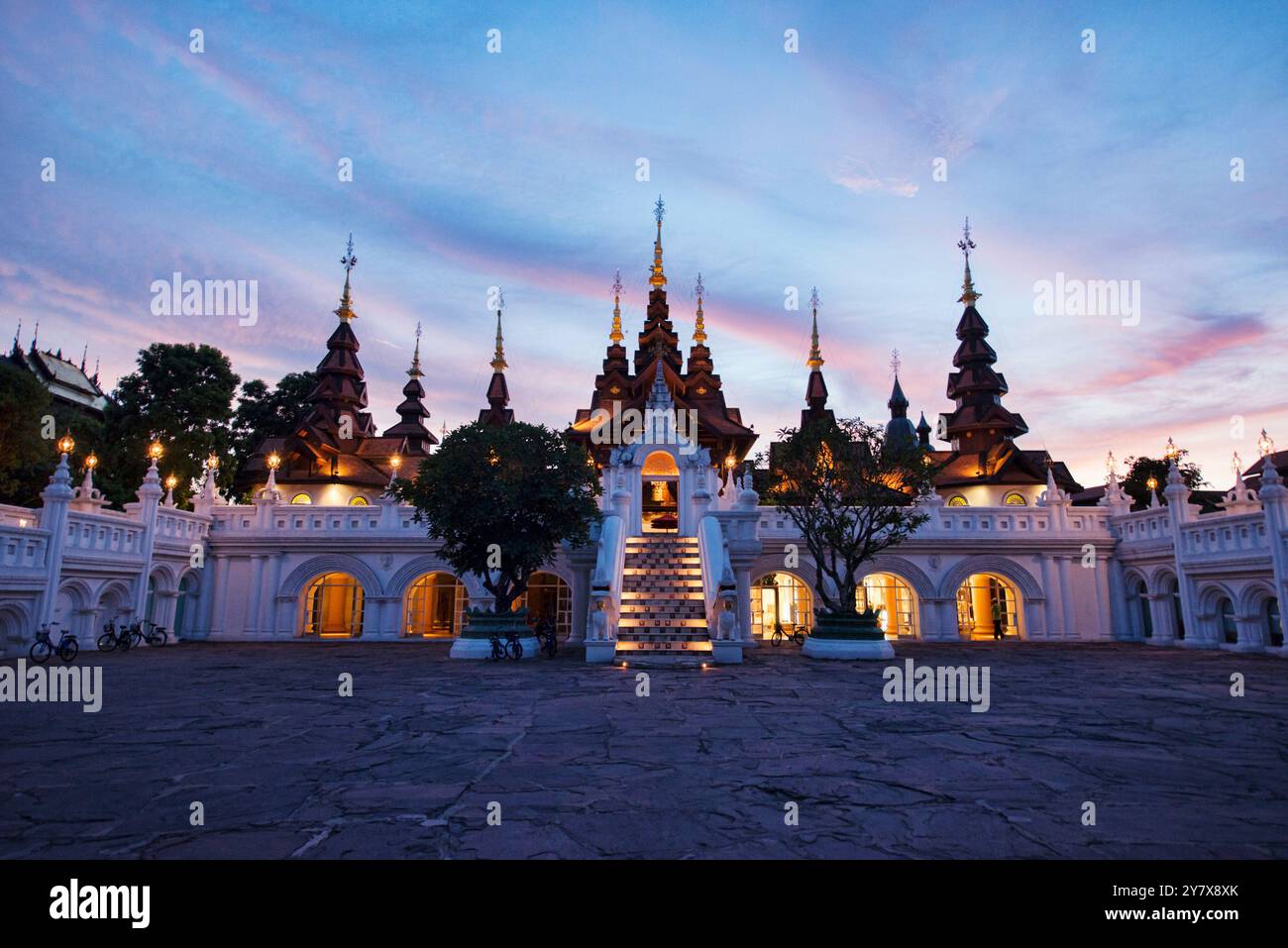 Opulent temple hi-res stock photography and images - Alamy
