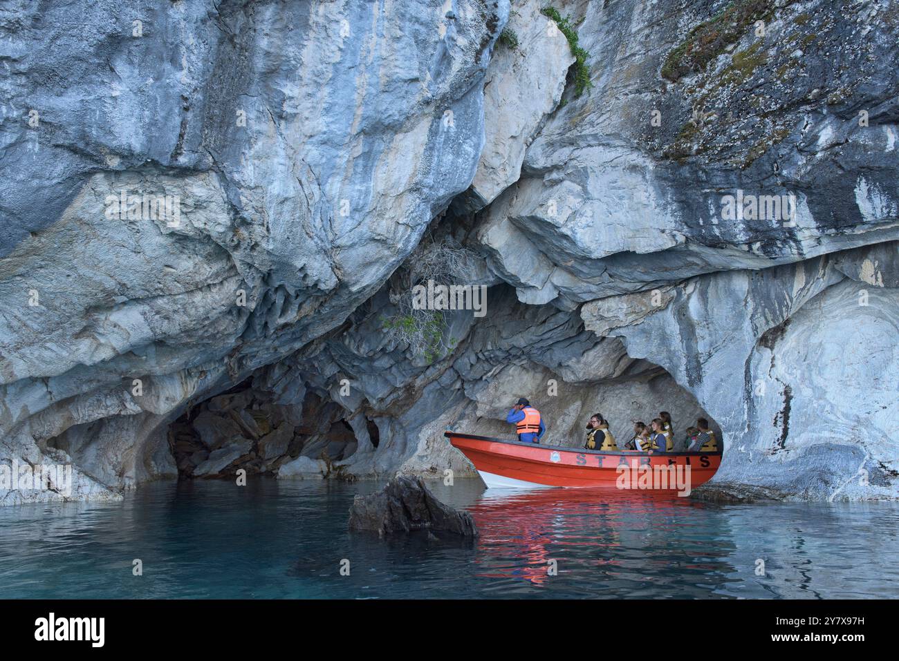 Tourist boat exploring the surreal Marble Caves (Capilla de Marmol),Rio ...