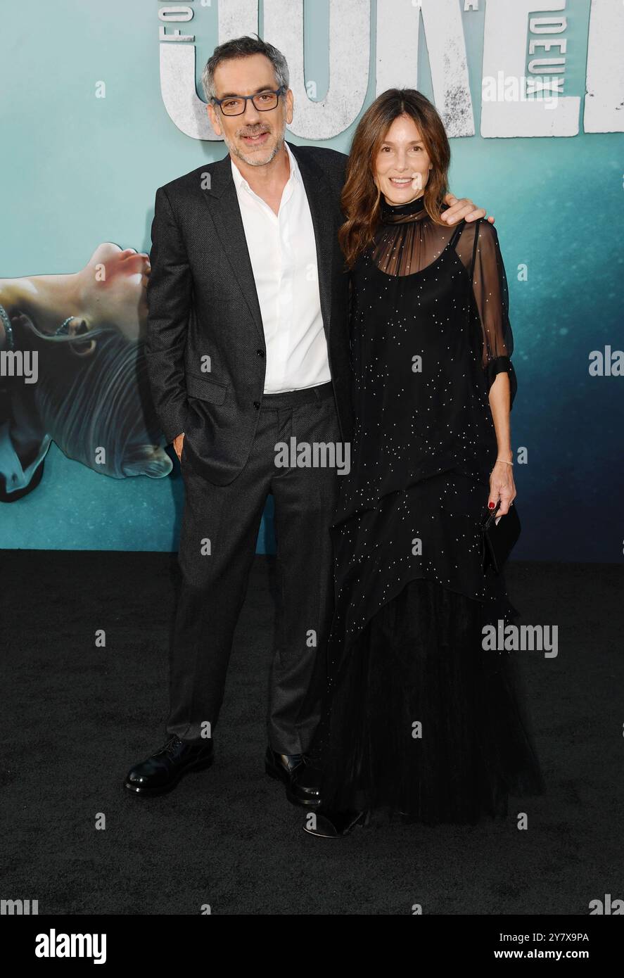 HOLLYWOOD, CALIFORNIA - SEPTEMBER 30: (L-R) Todd Phillips and Alexandra ...