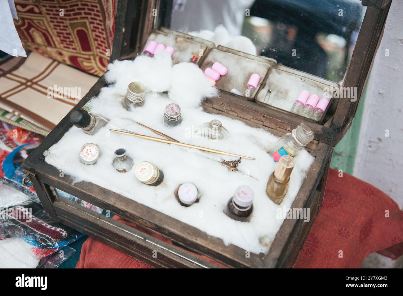 Pune, India, Ear cleaning vendor Stock Photo - Alamy