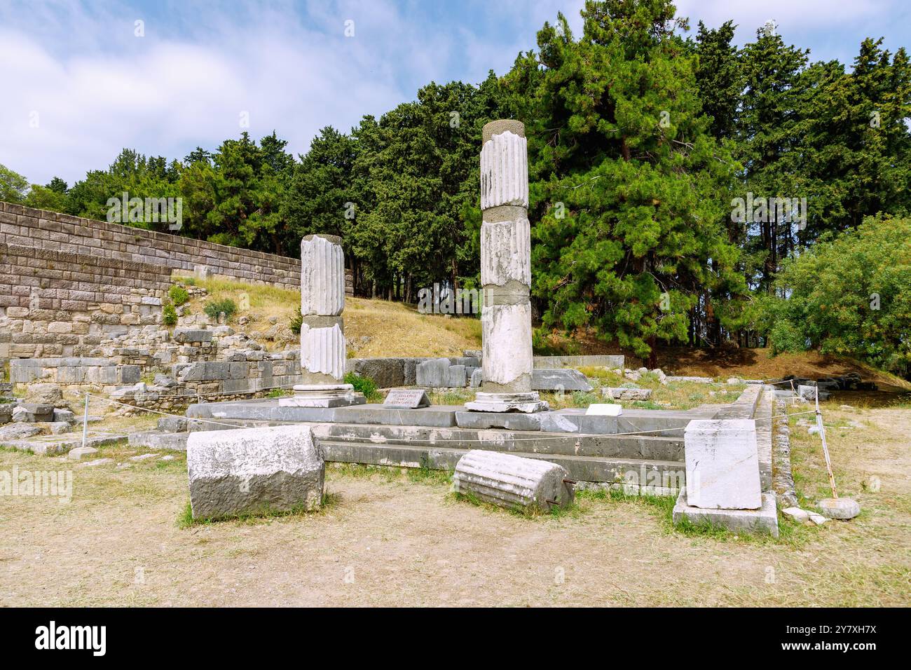 Middle terrace with ionic columns hi-res stock photography and images ...