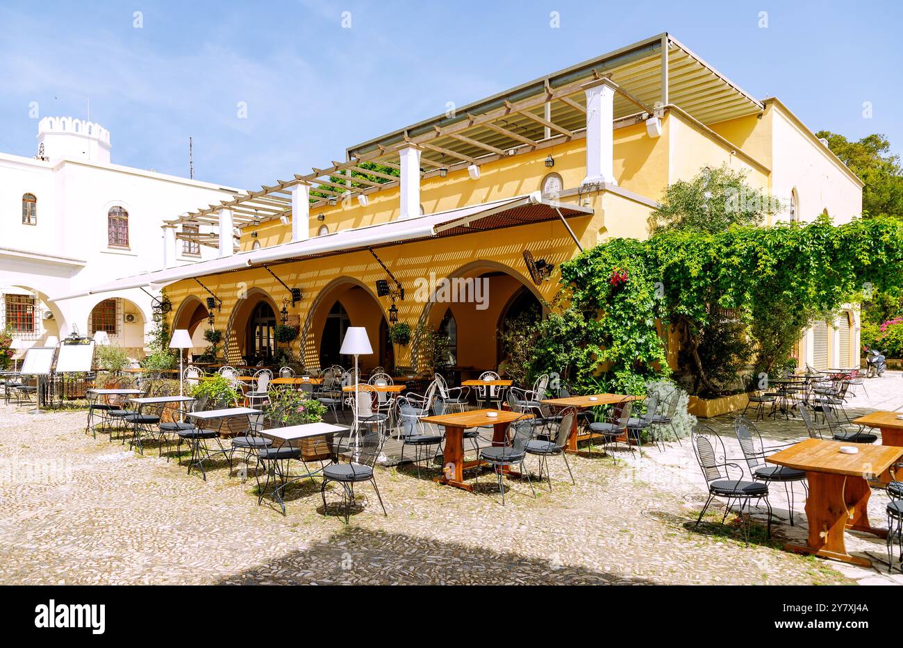 Kafènion hi-res stock photography and images - Alamy