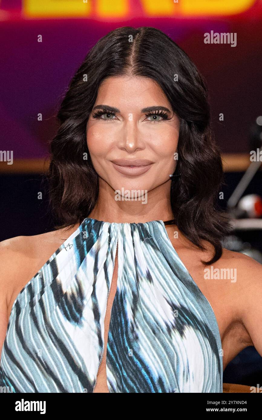 MDR - Riverboat. ErotikModel Micaela Schäfer anläßlich der Aufzeichnung ...