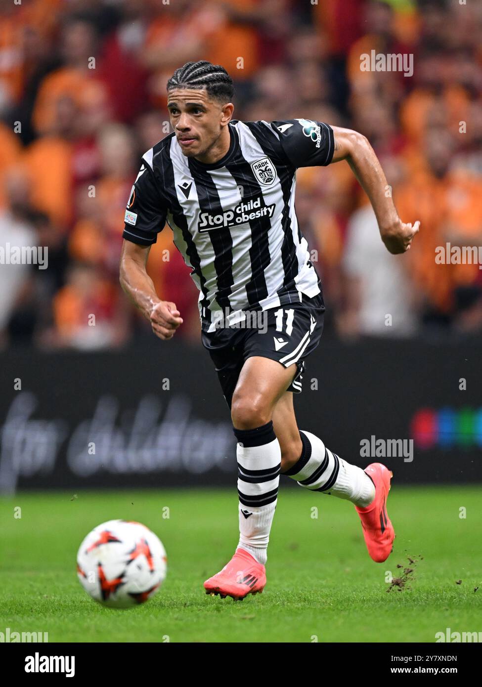 ISTANBUL - Taison of PAOK Saloniki during the UEFA Europa League match ...