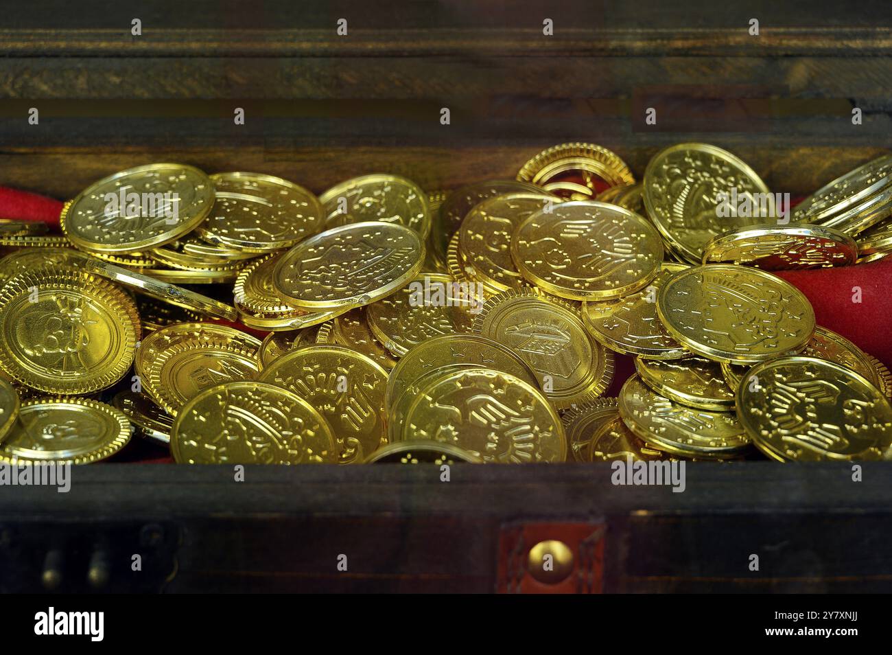Shop window with decoration, treasure chest with gold coins, Germany ...