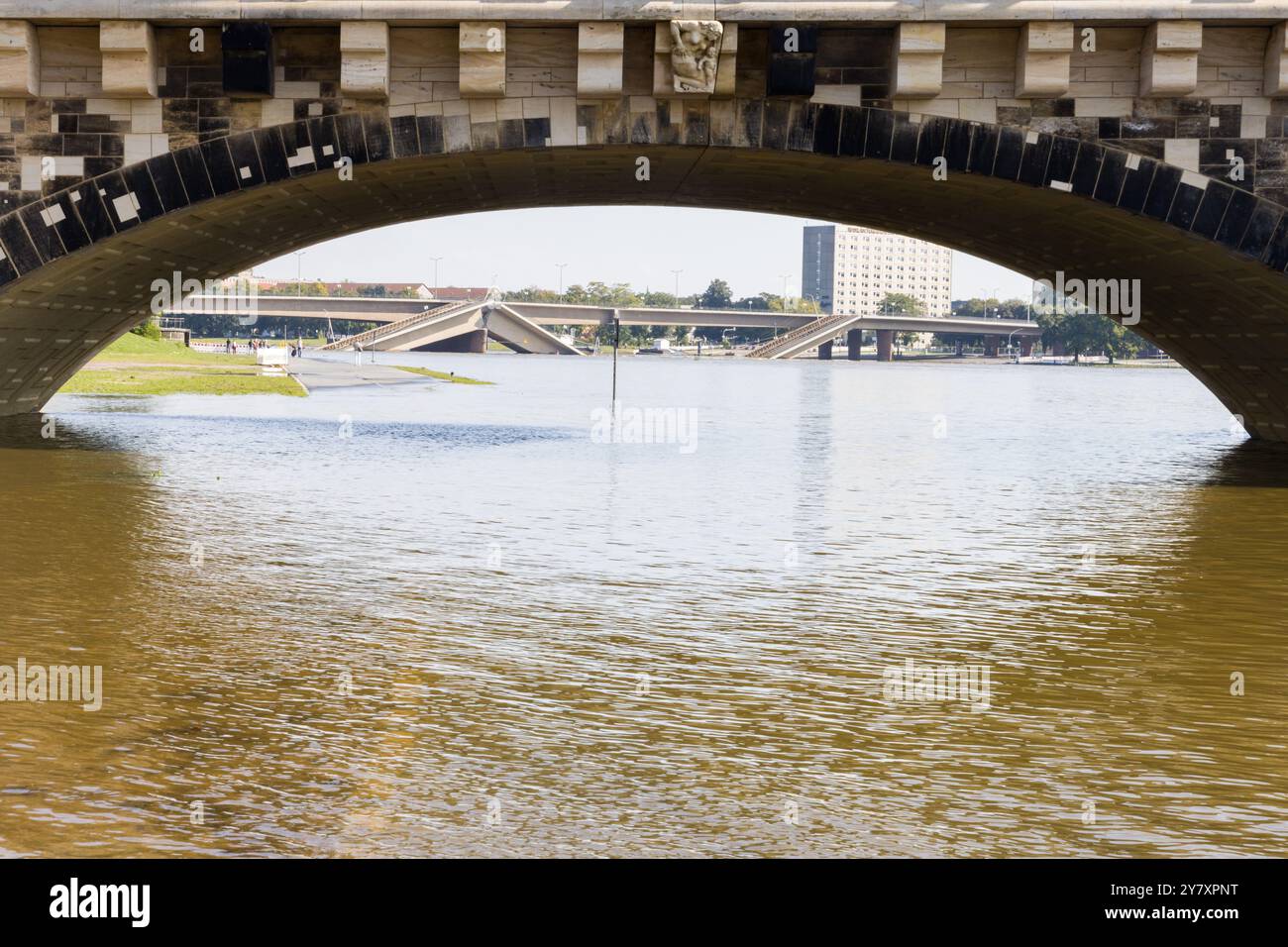 Collapsed Carola bridge in Dresden Stock Photo - Alamy