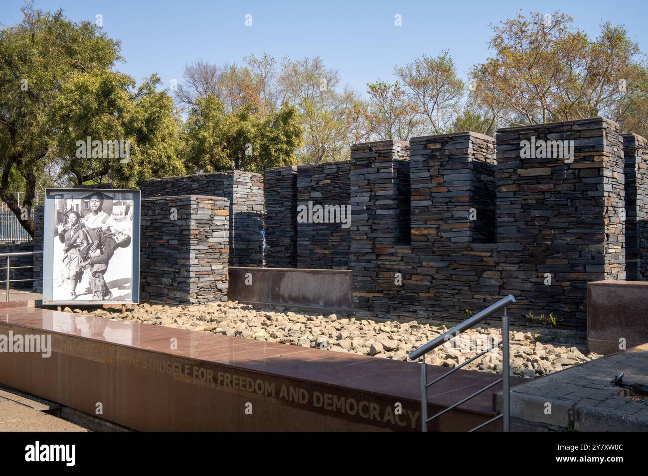 Nelson monument located in hi-res stock photography and images - Alamy