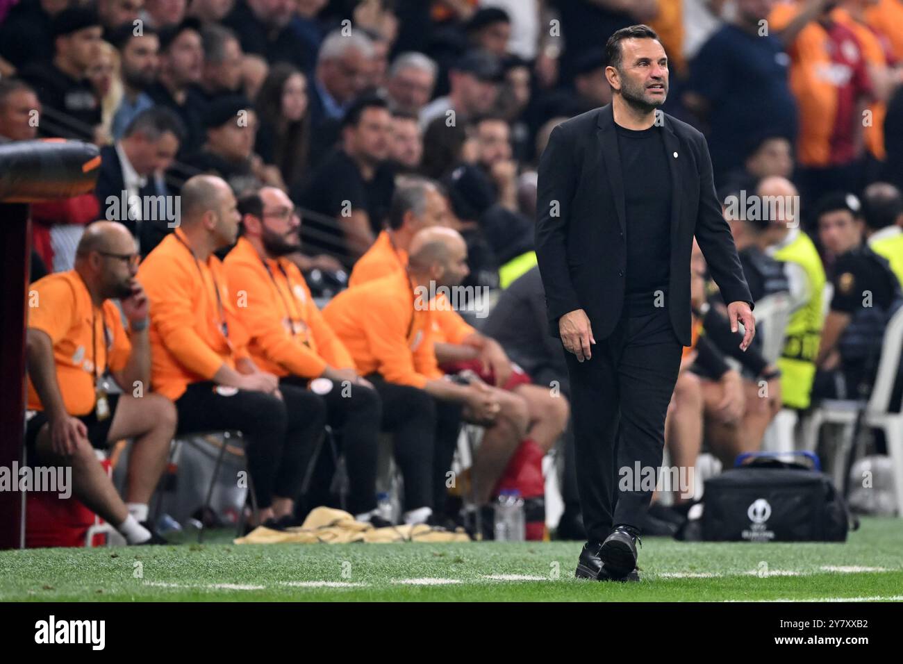 ISTANBUL - Galatasaray SK coach Okan Buruk during the UEFA Europa ...