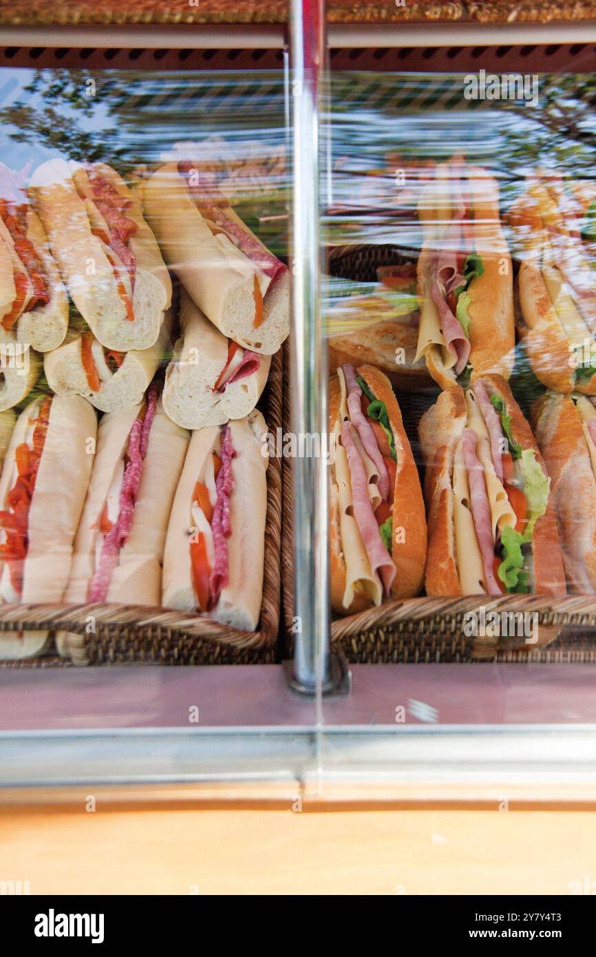 Sandwich shop france hi-res stock photography and images - Alamy