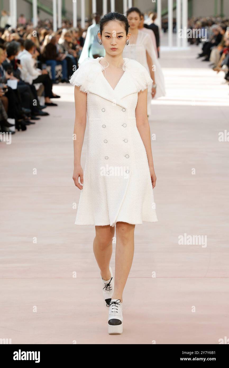 Paris, Frankreich. 01st Oct, 2024. CHANEL Spring/Summer 2025 Runway ...